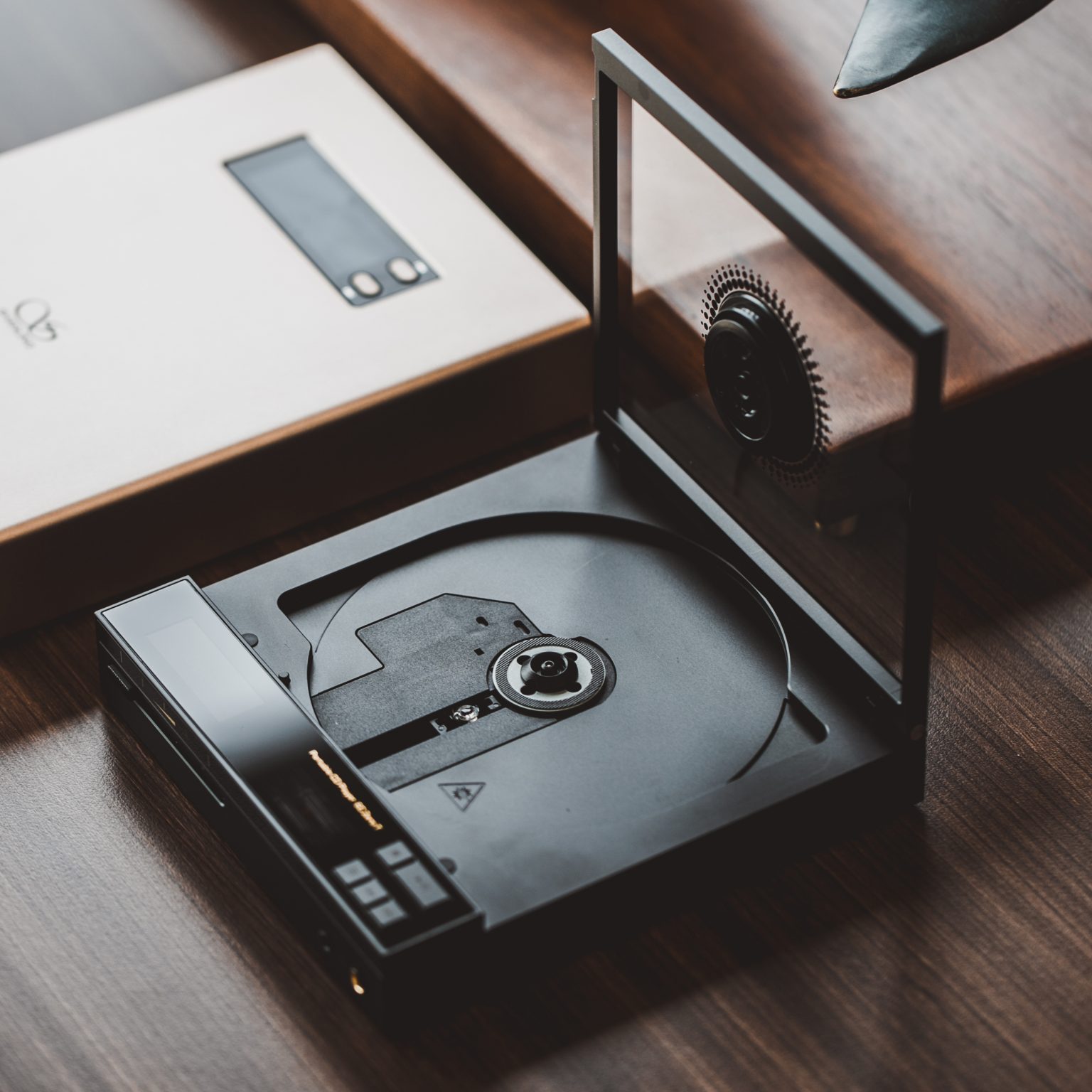 Hybrid Tube/Solid State Shanling EC Zero T Portable CD Player ...